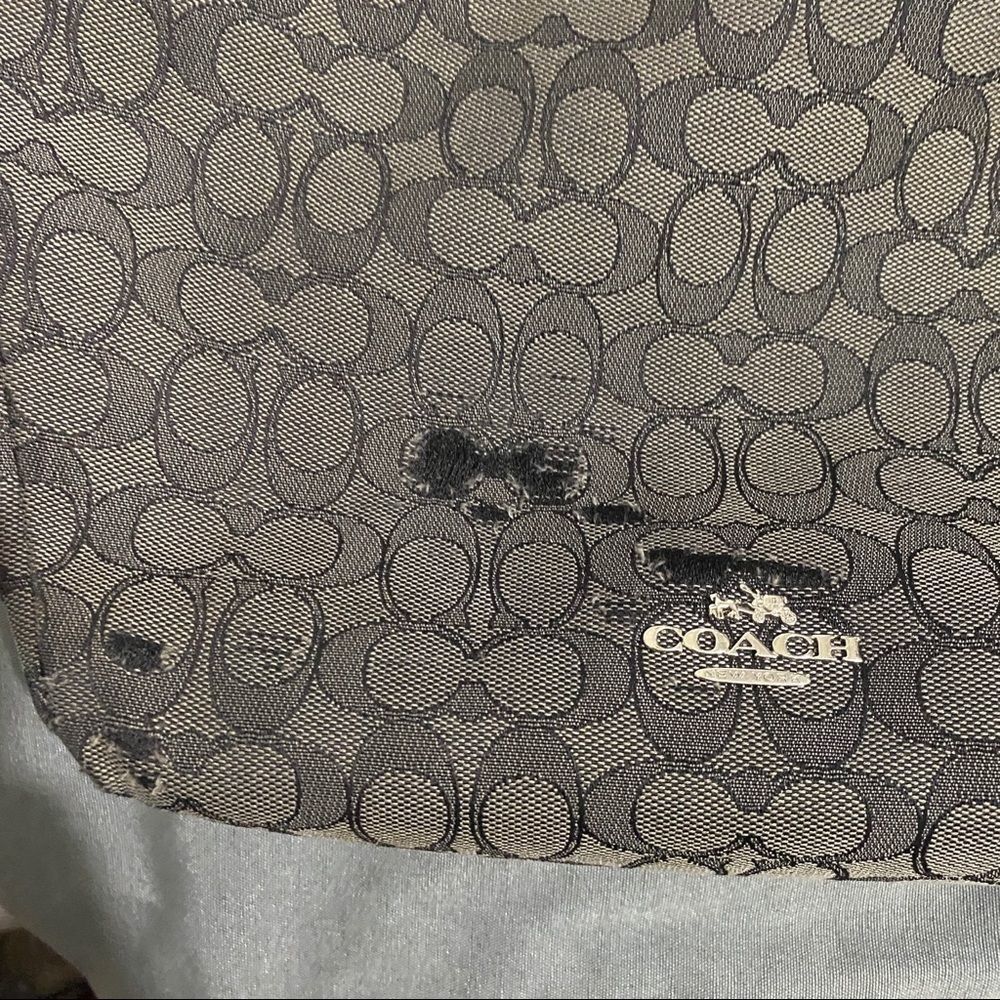 Coach Signature Black Hobo Bag - Gem